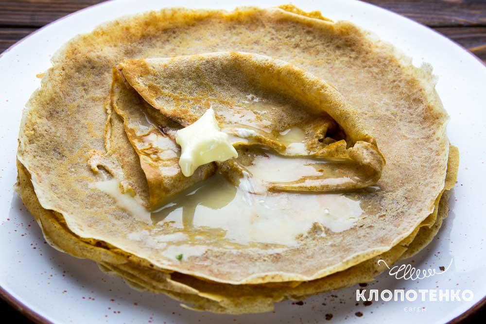 How to cook crepes – simple tips by Ievgen Klopotenko