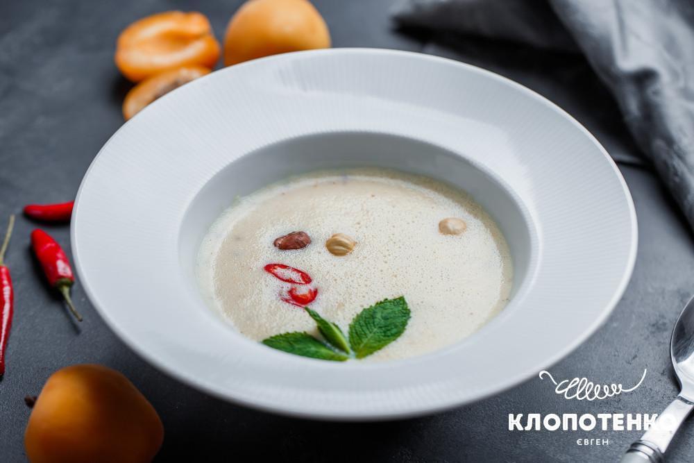 How to cook apricot soup. Ievgen Klopotenko's recipe