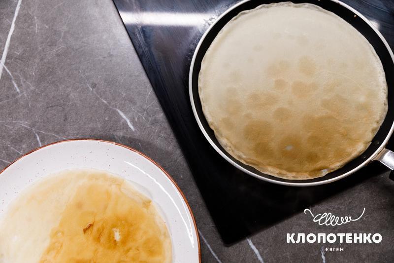Тонкі млинці без яєць на воді за рецептом Євгена Клопотенка